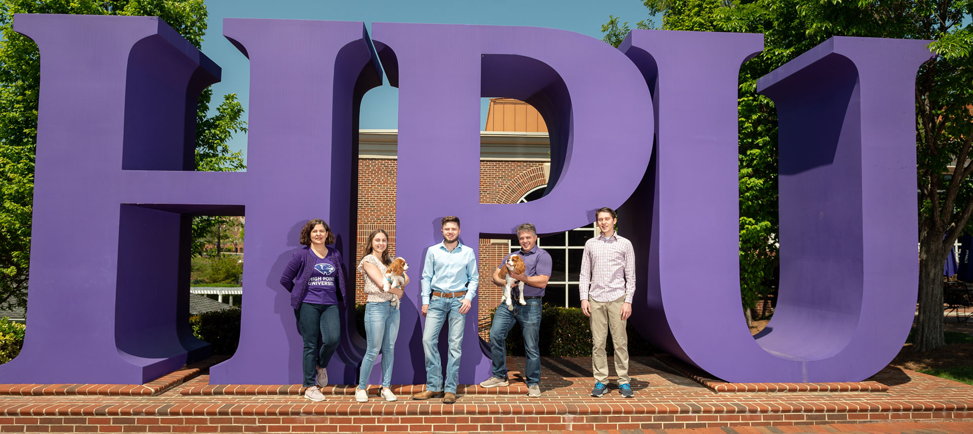 Volunteer | Undergraduate Admissions | High Point University