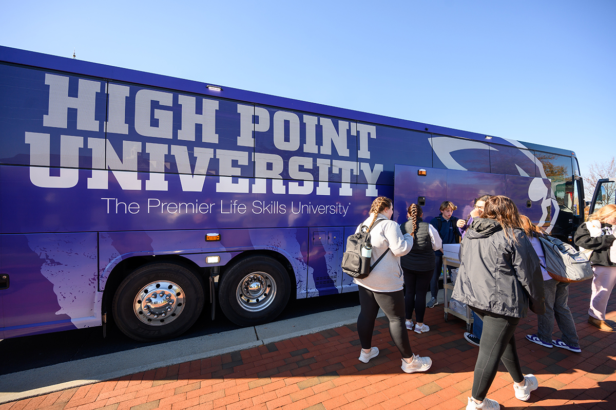 HPU Students Host Holiday Food Drive, Provide for Local Families | High ...