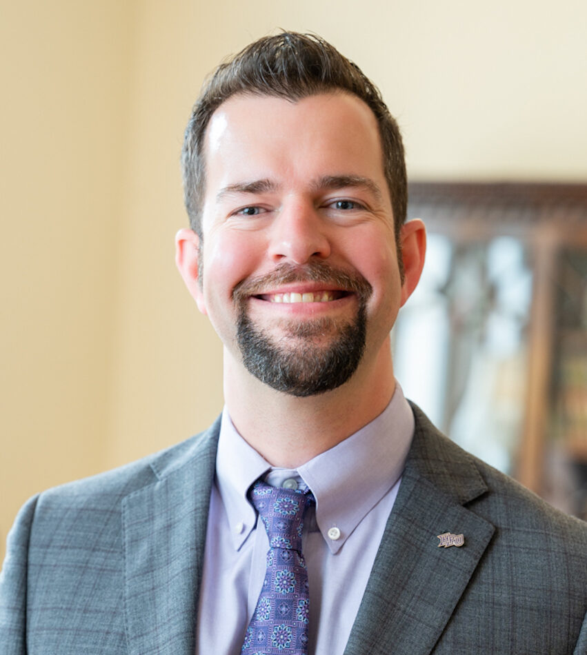 Family Friday Faculty Feature: Dr. Daniel Hall | High Point University