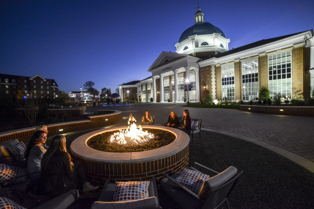 Top 5 Ways to Make the Most of HPU's Winter Campus | High Point University