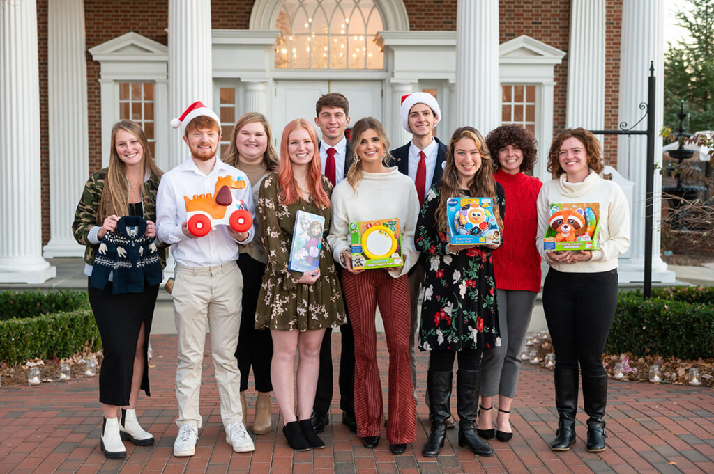 The HPU Family Gives Back During the Holiday Season | High Point University