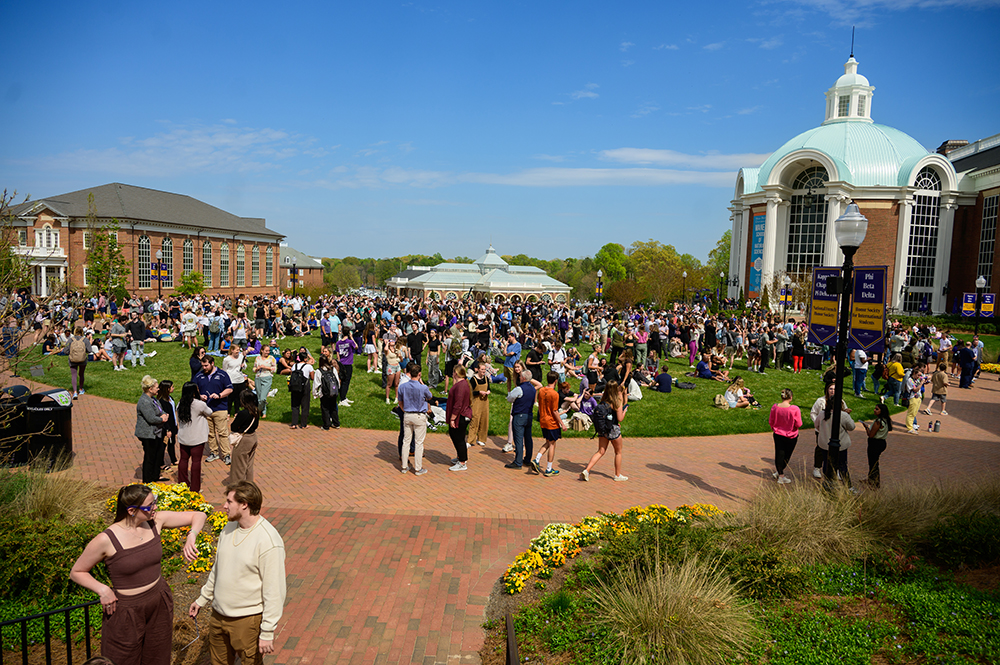 Thousands Gather at HPU to View Solar Eclipse | High Point University