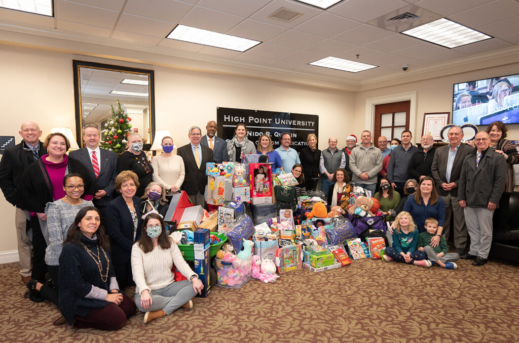 The HPU Family Gives Back During the Holiday Season | High Point University