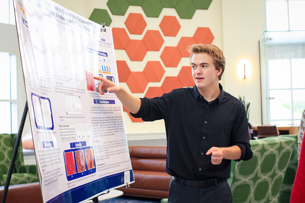 Students Present Impressive Summer Research | High Point University