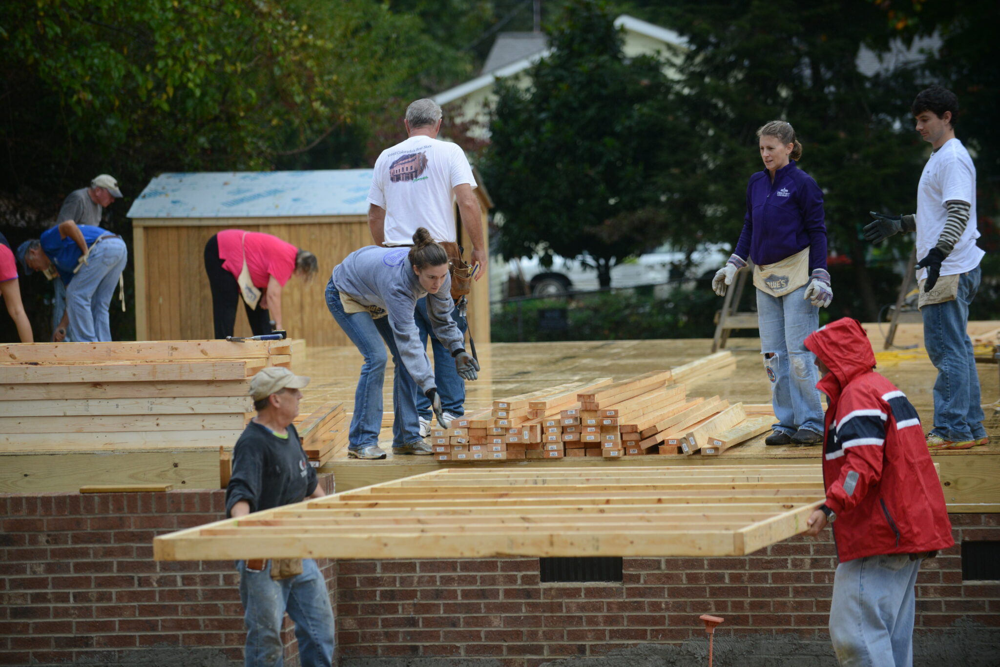 Faculty Help Build Homes in High Point | High Point University