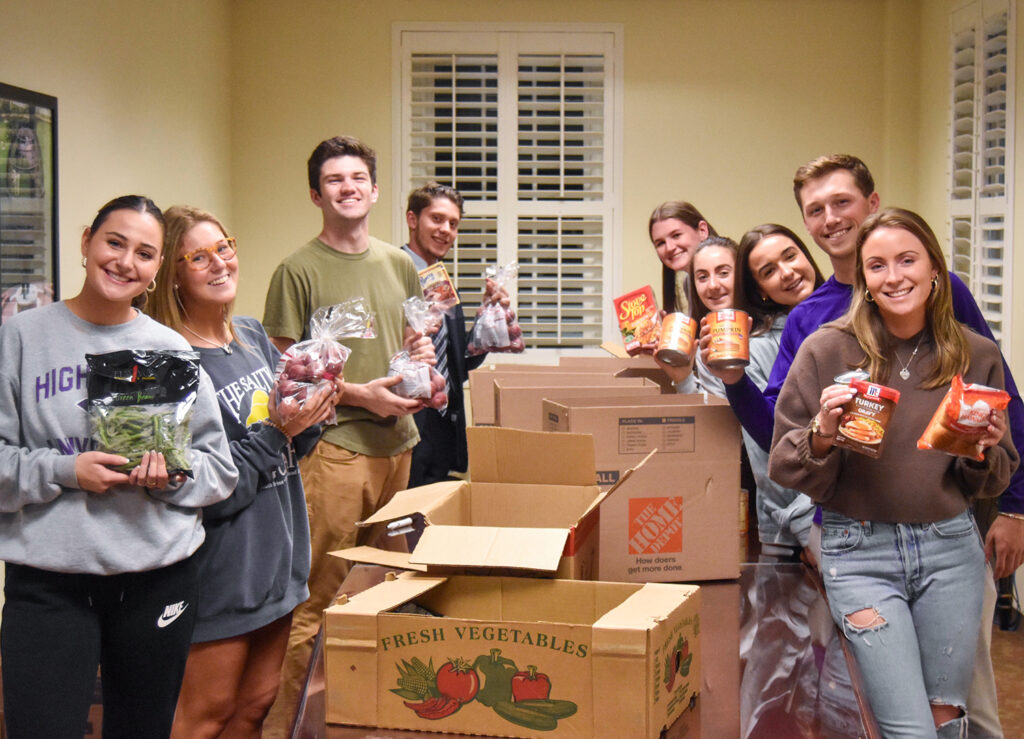 HPU Students Donate 100 Thanksgiving Meals | High Point University